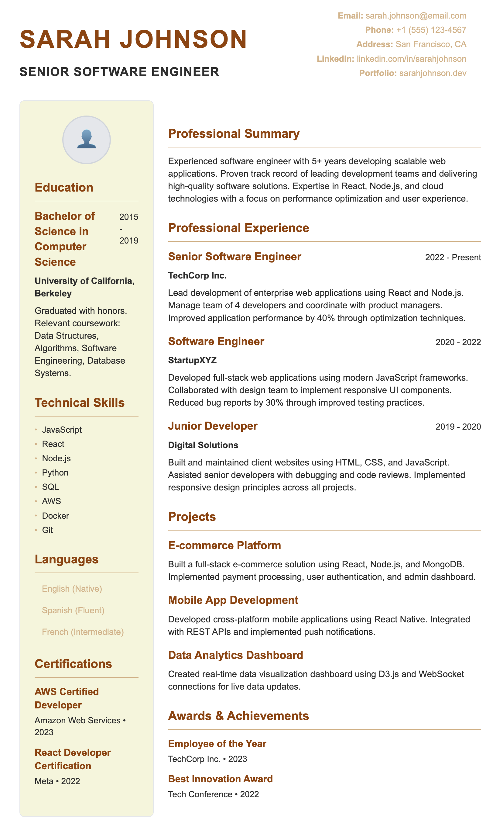 ATS Two-Column Executive Resume Template - free Download | ResumeGyani